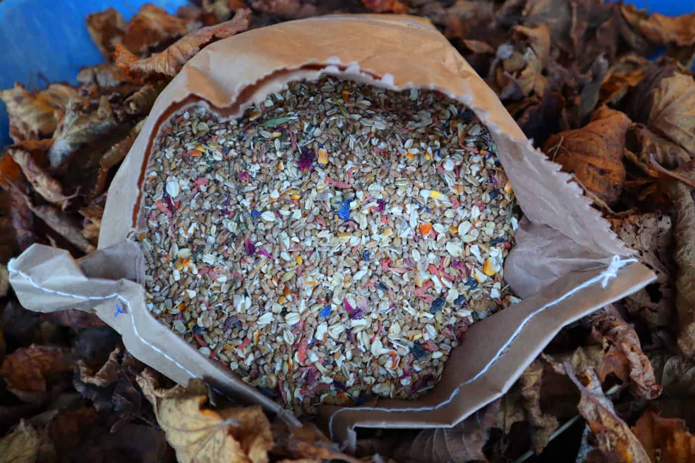 Hühner Shop Premium - Hühnerfutter mit Gemüse, Blüten und Kräuter